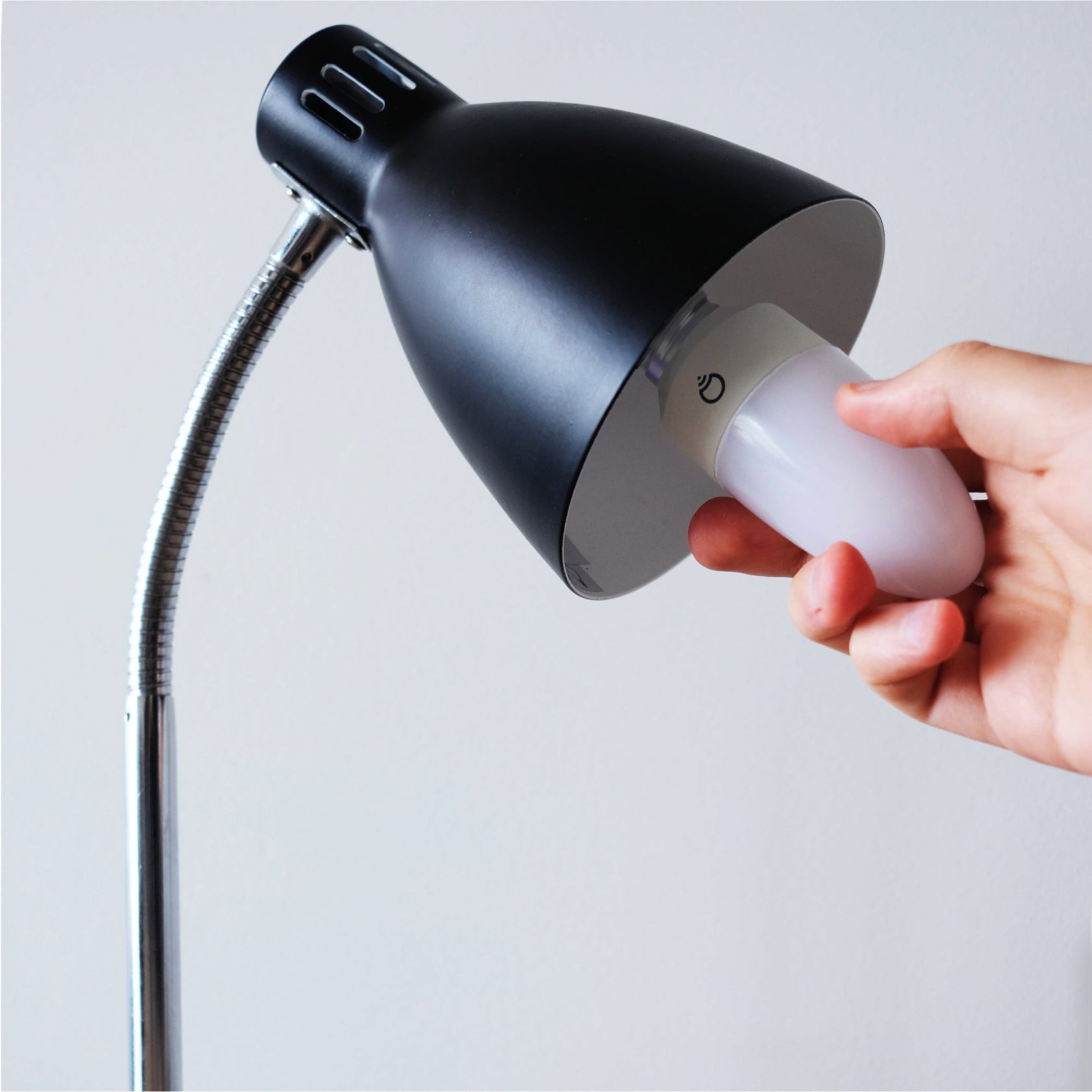 Polychrome Candle B10 E26 Smart Light – LIFX